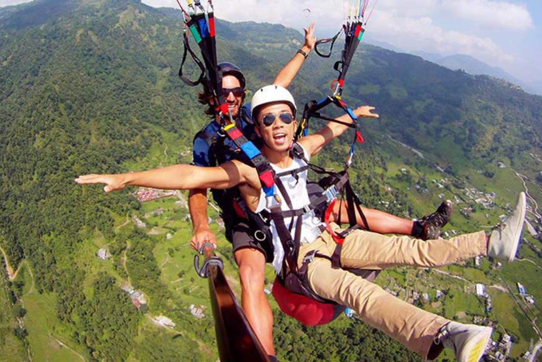 Fly in Pokhara: Paragliding in Pokhara, Nepal - EASYNEPAL | Tours ...